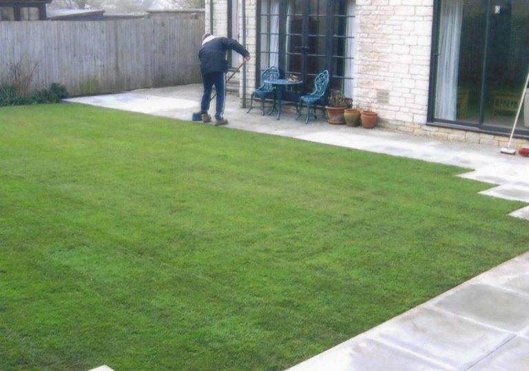 When’s the Best Time for Re-Turfing Lawns? Abingdon's Garden Services